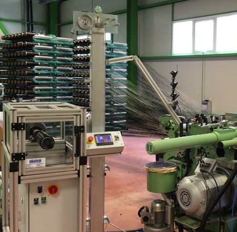 No-Twist Weft Feeder for Weaving Carbon Fiber